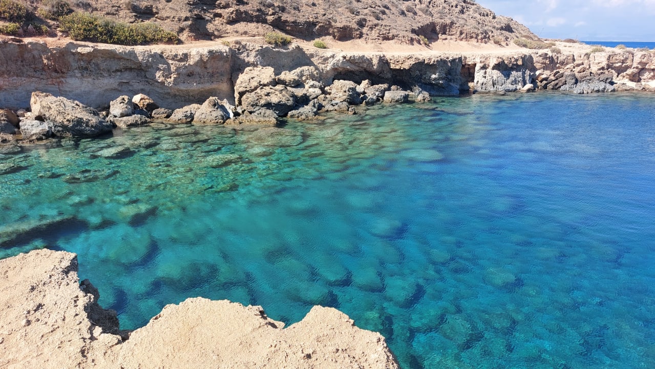 "Sitzmöglichkeiten bei der..." Malama Beach Holiday Village (Paralimni ...
