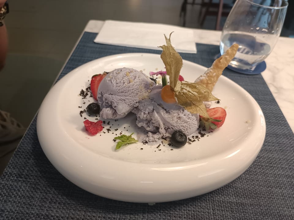 "Veilcheneis" Paguera Treff Boutique Hotel (Peguera) • HolidayCheck ...