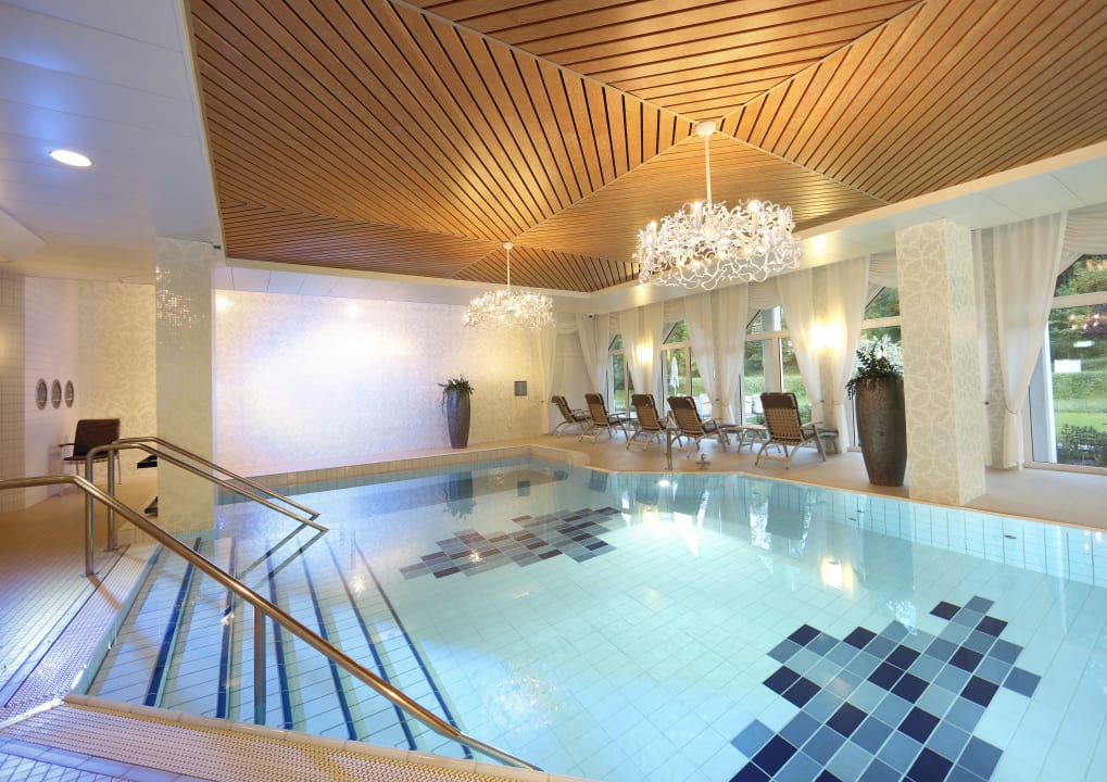"Pool" Hotel Hof Weissbad (Weissbad) • HolidayCheck (Kanton Appenzell ...