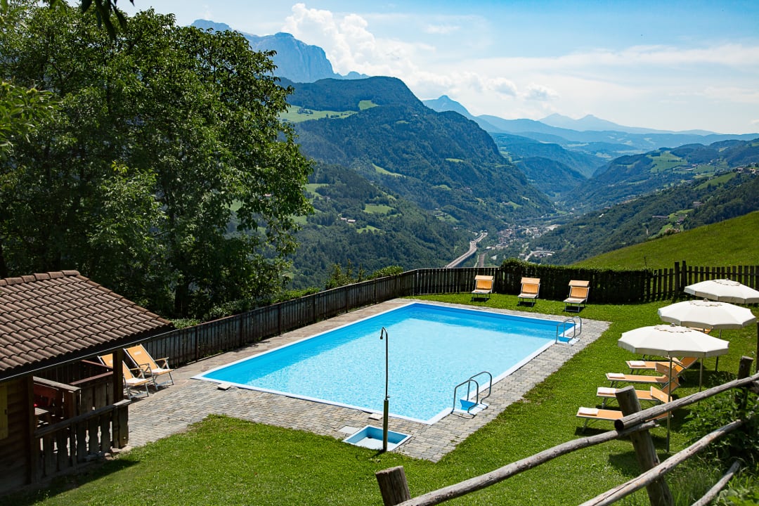 "Pool" Sonnenhotel Adler (Villandro / Villanders) • HolidayCheck ...