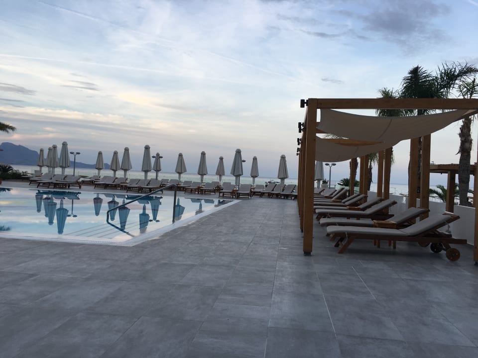 "Pool von der Terrasse aus..." TUI BLUE Lindos Bay (Kalathos ...