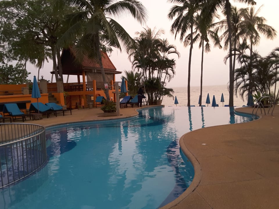 "Pool" Pinnacle Samui Resort (Maenam) • HolidayCheck (Koh Samui | Thailand)