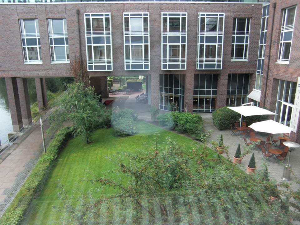 "Blick in den Garten" Radisson Blu Senator Hotel (Lübeck ...