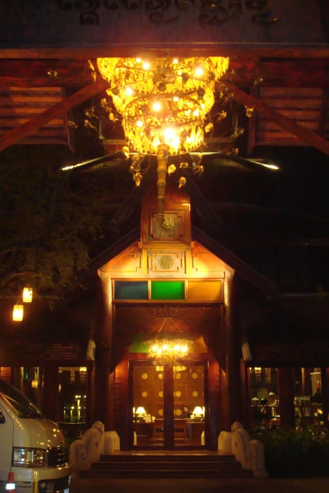 "Eingang zum Hotel " Hotel Rimkok Resort (Chiang Rai) • HolidayCheck ...