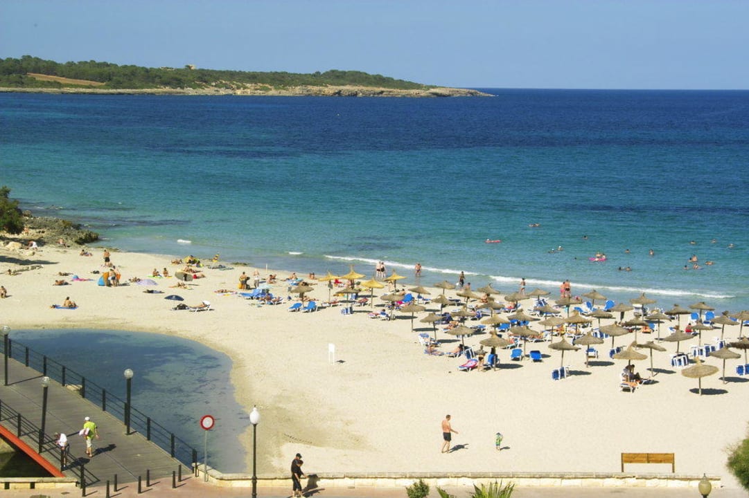 "Wunderbarer Blick vom Zim..." Hotel Playa Moreia (S'Illot / L'Illot ...