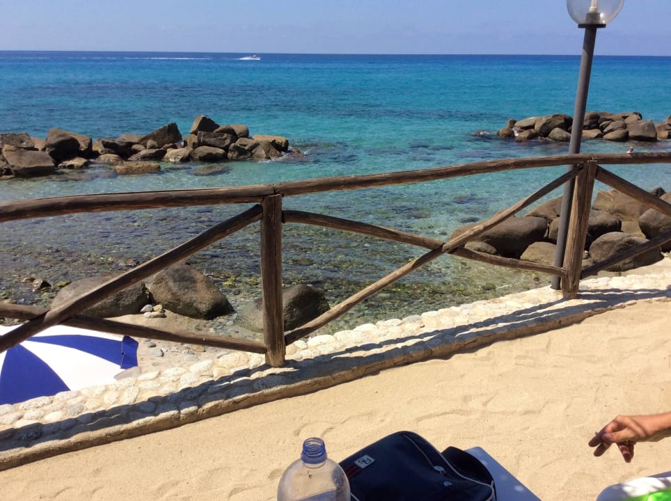 "Von der Strand bar aus ge..." Hotel Club Torre Marino (Ricadi ...