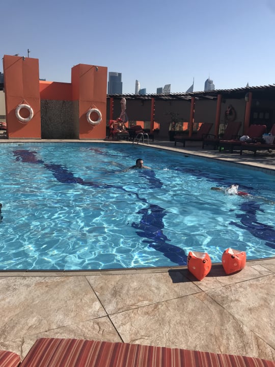 "Pool" Jumeira Rotana Hotel (Dubai) • HolidayCheck (Dubai | Vereinigte ...