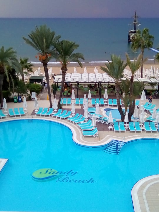 "Blick auf den Pool" Hotel Sandy Beach (Side) • HolidayCheck (Türkische ...