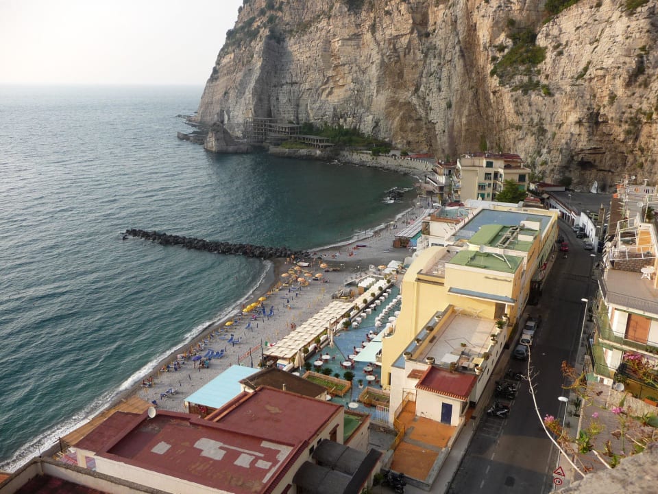 "Blick von oben auf das Ho..." Mar Hotel Alimuri Spa (Meta ...