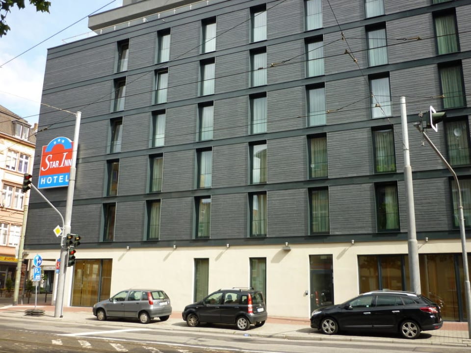 "Blick auf das neue Hotel ..." Premier Inn Frankfurt City Europaviertel ...