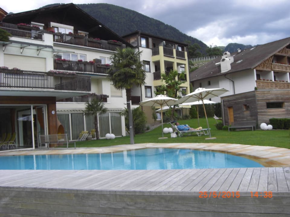 "Aussenpool und -sauna" Baumgartner's Blumenhotel (Scena / Schenna ...