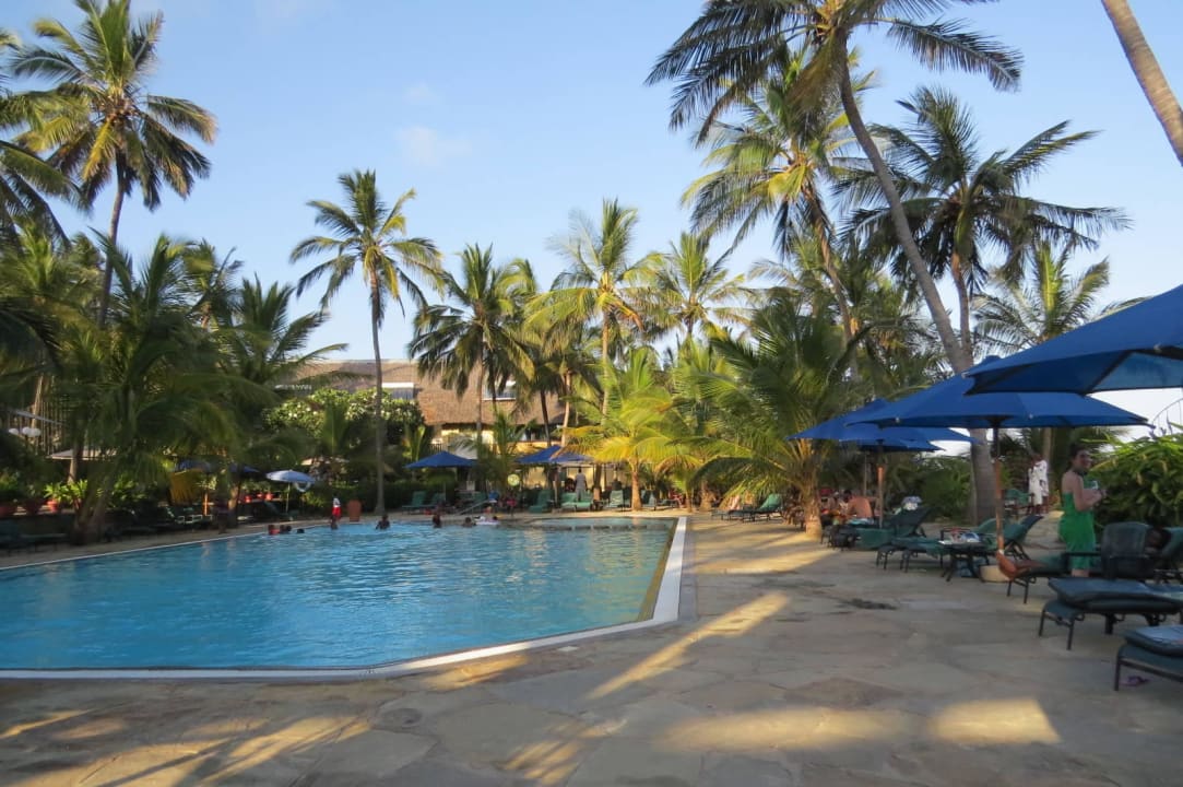 "Der Pool " Bahari Beach Hotel (Mombasa) • HolidayCheck (Provinz Coast ...