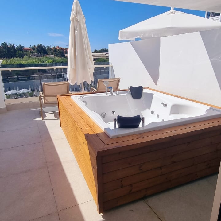 "Jacuzzi auf dem Balkon" Sunthalia Hotels & Resorts (Colakli ...