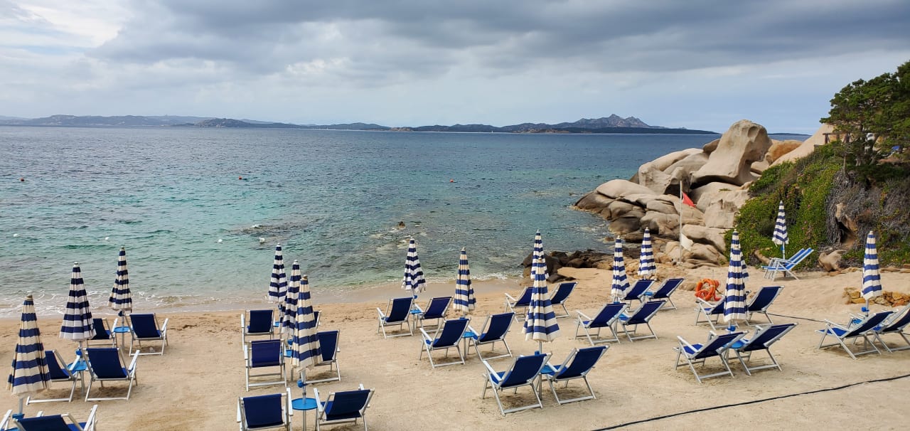 "Strand" Grand Hotel Smeraldo Beach (Baja Sardinia) • HolidayCheck ...