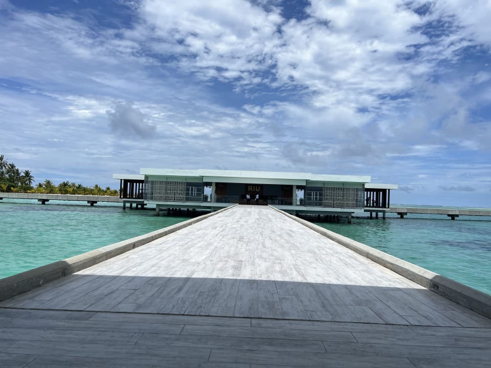 "Strand" Hotel Riu Atoll (Kudahuvadhoo) • HolidayCheck (Dhaalu Atoll ...