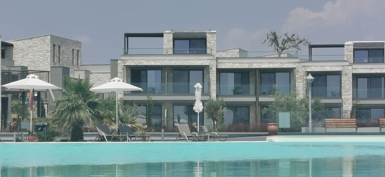 "Wunderschöne Strandanlage..." Portes Lithos Luxury Resort (Nea Potidea ...