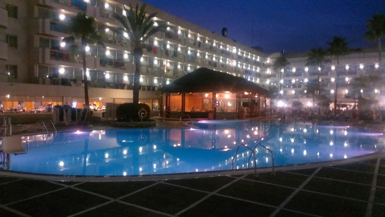 "Hotel und Pool bei Nacht" Hotel Best Maritim (Cambrils) • HolidayCheck ...