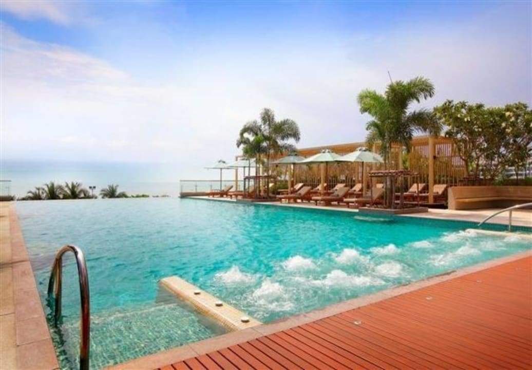 "Main Swimming Pool" Hotel Holiday Inn Pattaya (Pattaya) • HolidayCheck ...