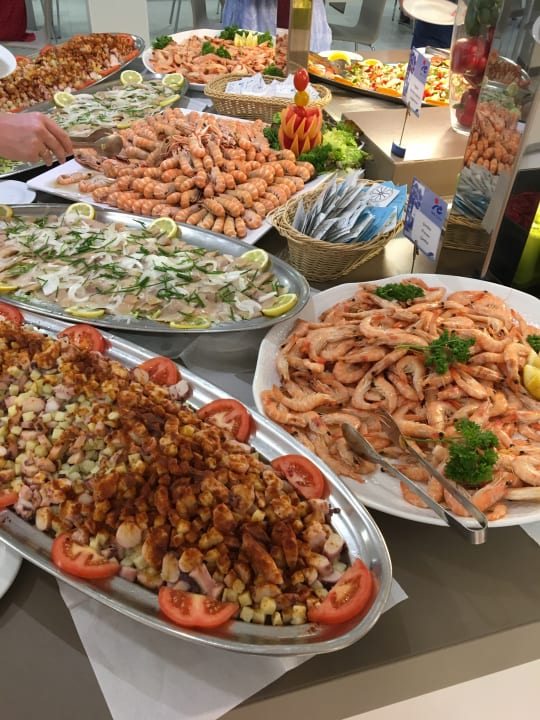 "Sehr vielfältiges Buffet,..." Globales Panama (Palmanova ...