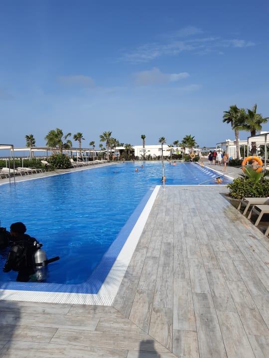 "Pool" Hotel Riu Palace Santa Maria (Santa Maria) • HolidayCheck (Sal ...