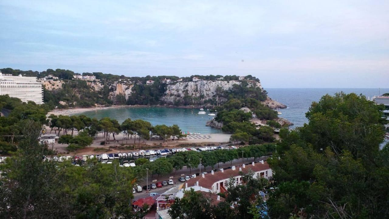 "Blick vom Balkon auf Stra..." Comitas Floramar (Cala Galdana ...