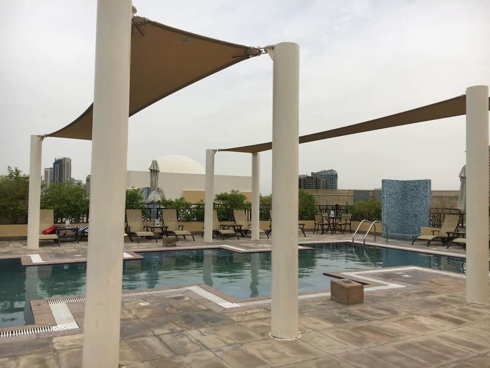 "Pool" Mövenpick Hotel Apartments Al Mamzar Dubai (Dubai ...