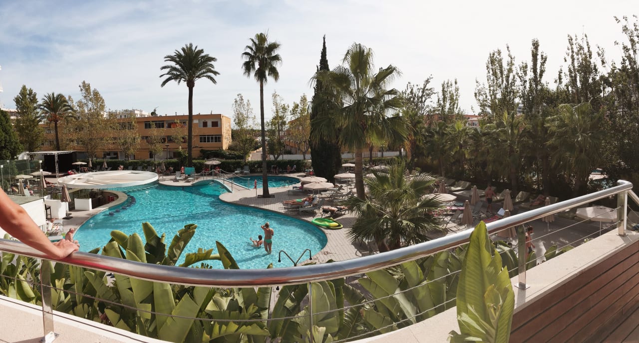 "Pool" JS Hotel Sol de Alcudia (Alcudia) • HolidayCheck (Mallorca ...