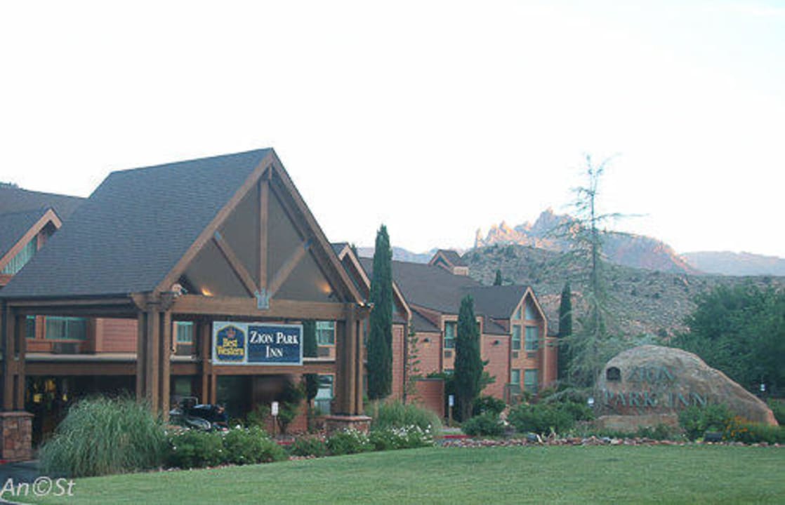"Hotel und Außenanlage" Holiday Inn Express Springdale - Zion National ...