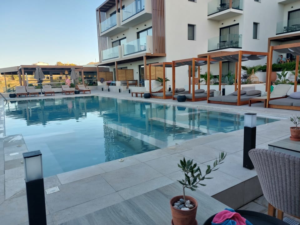 "Außenansicht" Irida Hotel Apartments (Agia Pelagia) • HolidayCheck ...