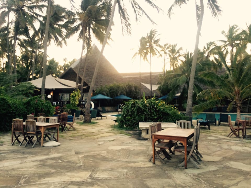 "Bahari Beach Hotel" Bahari Beach Hotel (Mombasa) • HolidayCheck ...