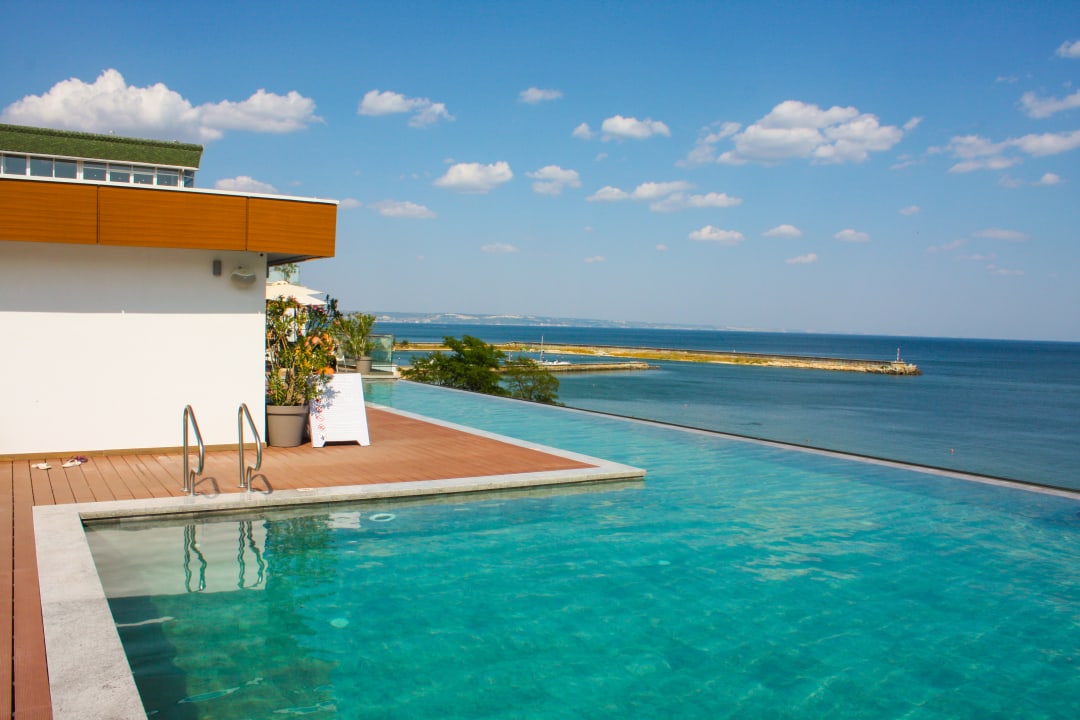 "Infinity Pool" GRIFID Encanto Beach (Goldstrand) • HolidayCheck ...