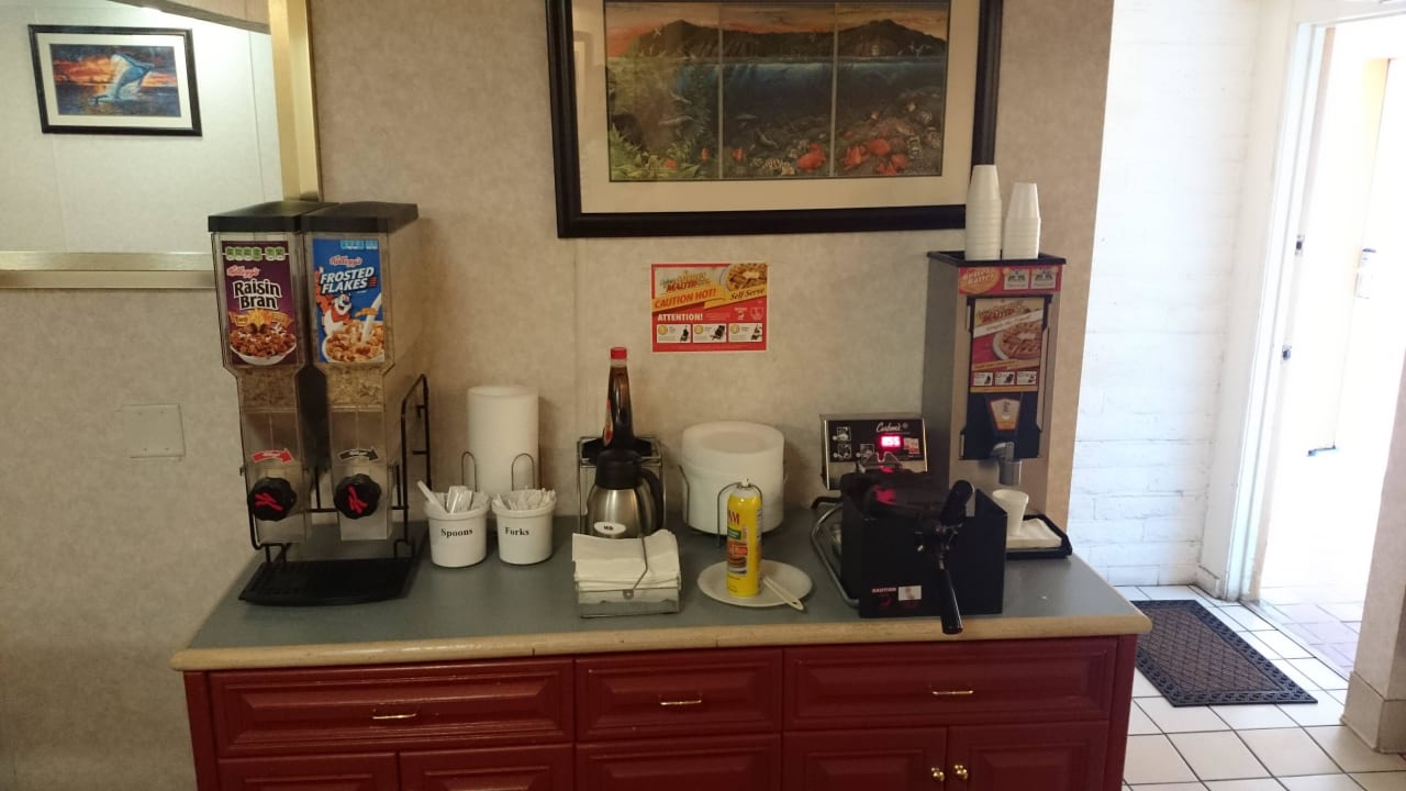 "Breakfast" Super 8 Motel Eureka (Eureka) • HolidayCheck (Kalifornien ...