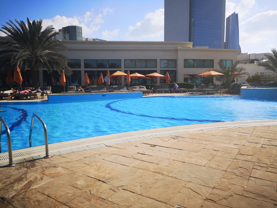 "Pool" Radisson Blu Hotel & Resort Abu Dhabi Corniche (Abu Dhabi ...