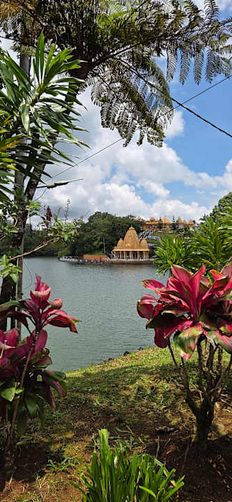 "Heilige Pilgerstätte Gang..." Hotel Riu Palace Mauritius (Le Morne ...