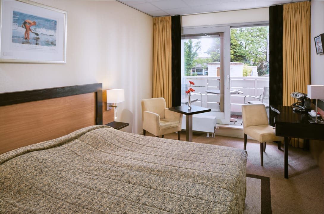 "Zimmer" Badhotel Renesse (Renesse) • HolidayCheck (Seeland | Niederlande)