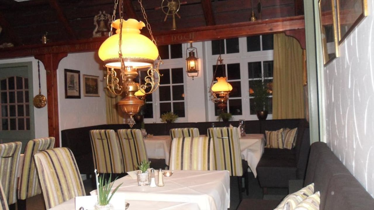 "Im Restaurant am Abend d..." Lundenbergsand Hotel & Spa (Simonsberg ...