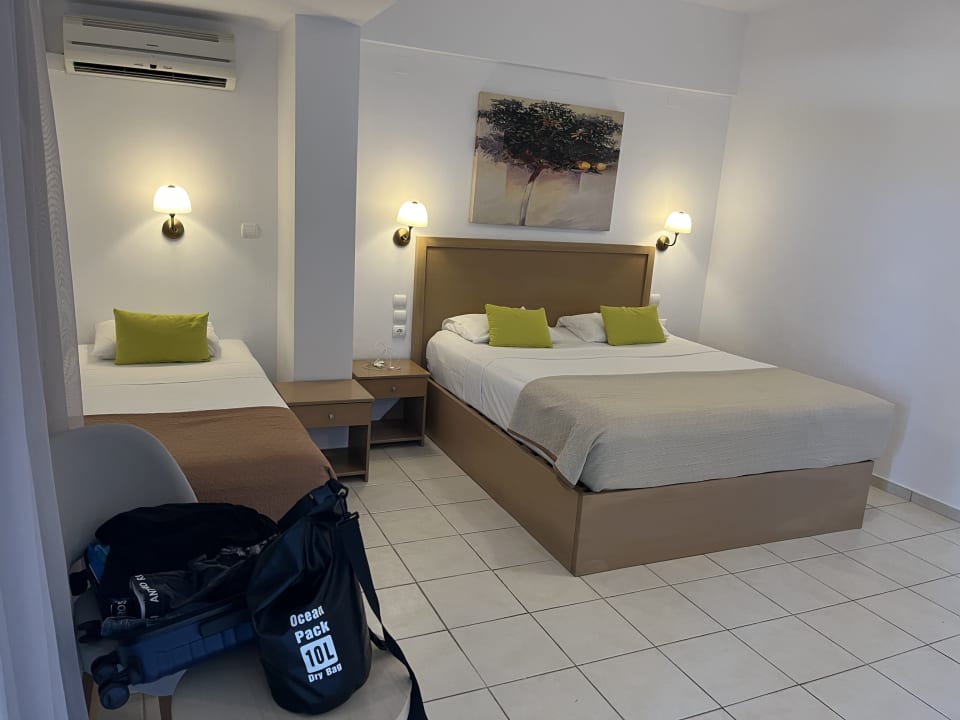 "Strand" Blue Bay Resort Hotel (Agia Pelagia) • HolidayCheck (Kreta ...