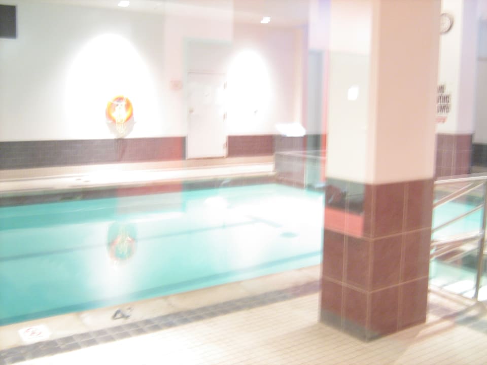 "Pool" Hotel Lord Elgin (Ottawa) • HolidayCheck (Ontario | Kanada)