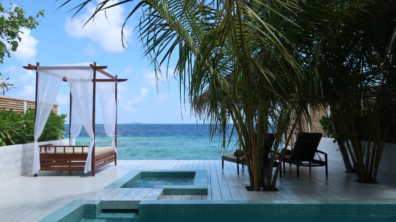"Ausblick" Malahini Kuda Bandos Resort (Hulhumalé) • HolidayCheck ...