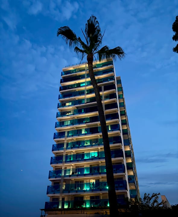 "Außenansicht Hotel" BG Tonga Tower Design Hotel & Suites (Can Picafort ...