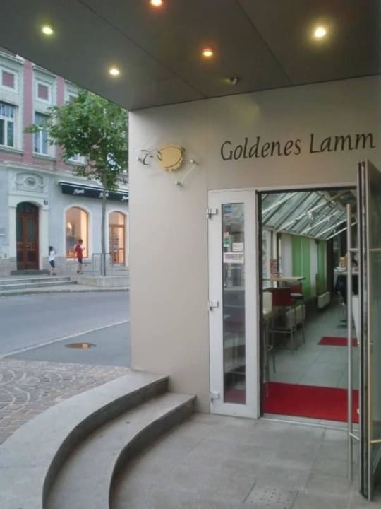 "Eingang Restaurant" Boutique Hotel Goldenes Lamm (Villach ...