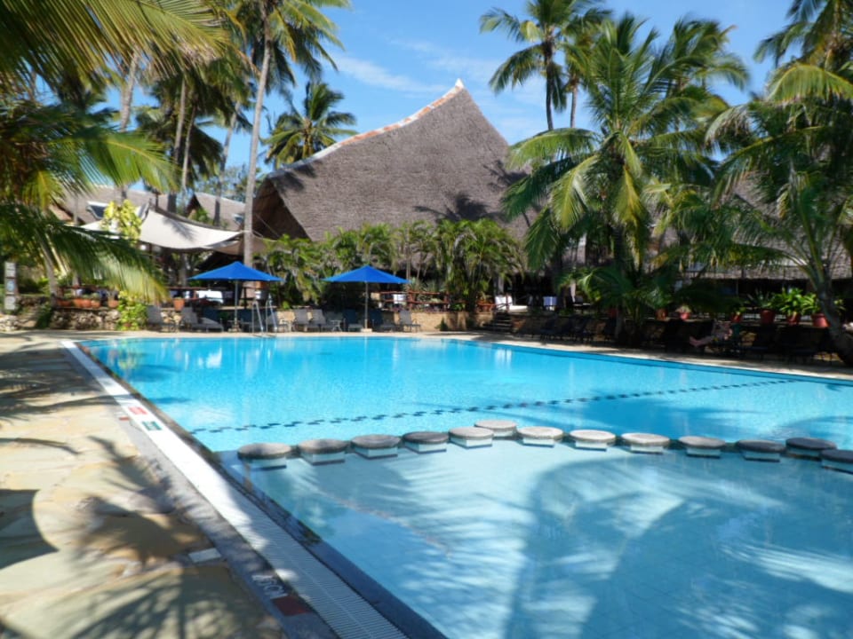 "Einfach nur Traumhaft" Bahari Beach Hotel (Mombasa) • HolidayCheck ...