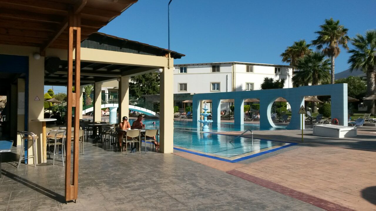 "Poolbar" Corali Hotel (Tigaki) • HolidayCheck (Kos | Griechenland)