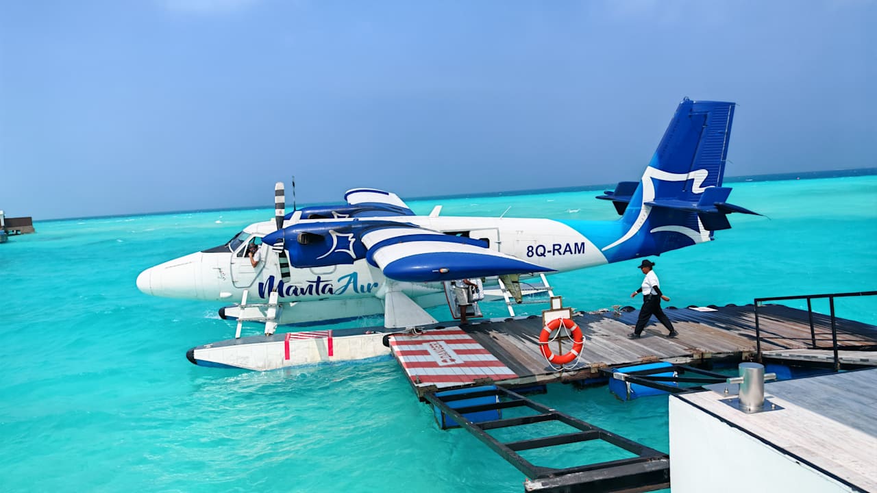 "Wasserflugzeug" Hotel Riu Palace Maldivas (Kudahuvadhoo ...
