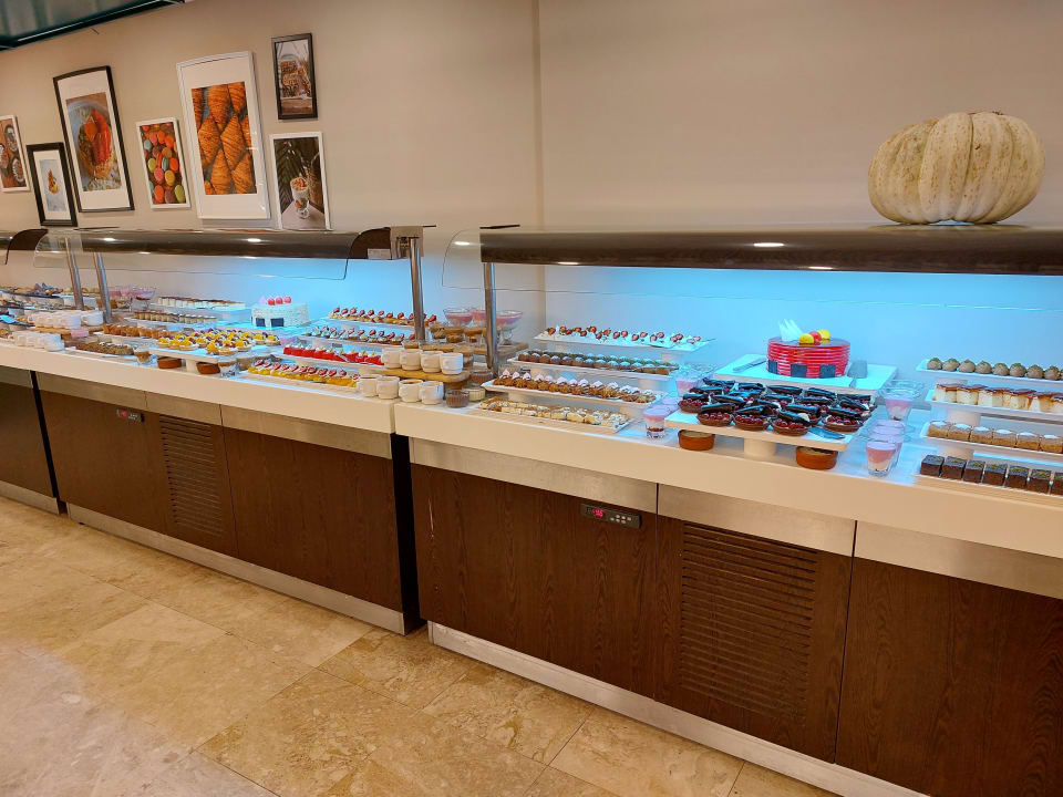 "Ein Teil des dessert Buff..." Hotel Thalia Unique (Side - Kumköy ...