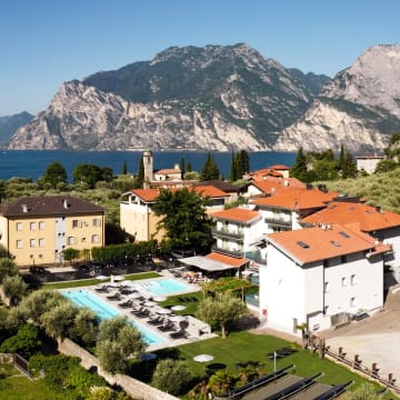 "Topsporthotel in Torbole am Gardasee" Caravel Bike Hotel (Nago-Torbole ...