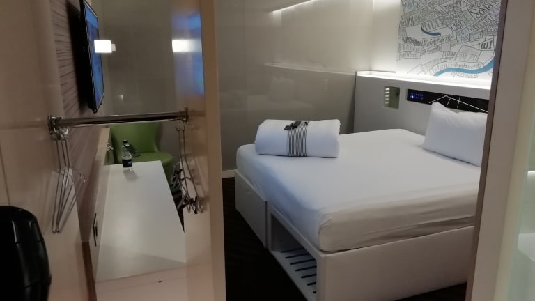 hub by Premier Inn London Westminster, St James Park (City of ...