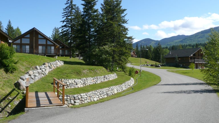 Alpine Meadows Resort (Clearwater) • HolidayCheck (British Columbia ...