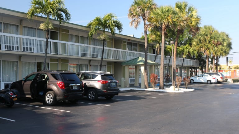 Floridian Hotel Of Homestead (Homestead) • HolidayCheck (Florida | USA)