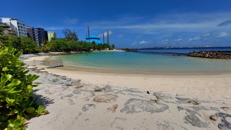 Samann Grand (Malé) • HolidayCheck (Kaafu Atoll | Malediven)